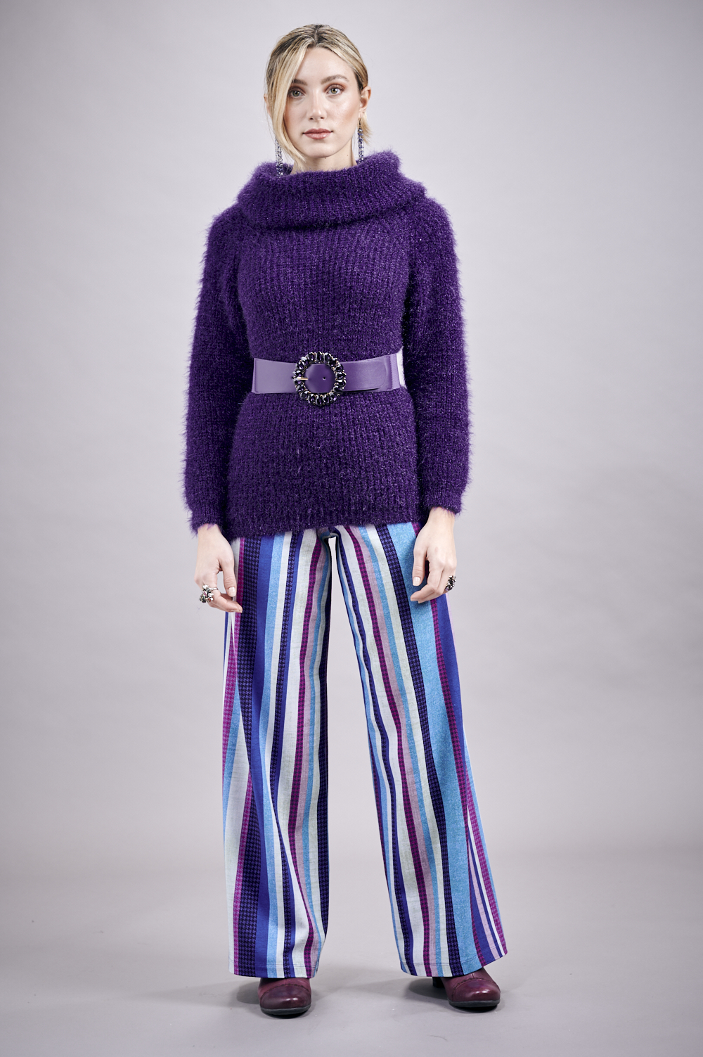 Maglia viola in tricot effetto “mohair” - Save The Queen! Maglia viola in tricot effetto “mohair” - Save The Queen!