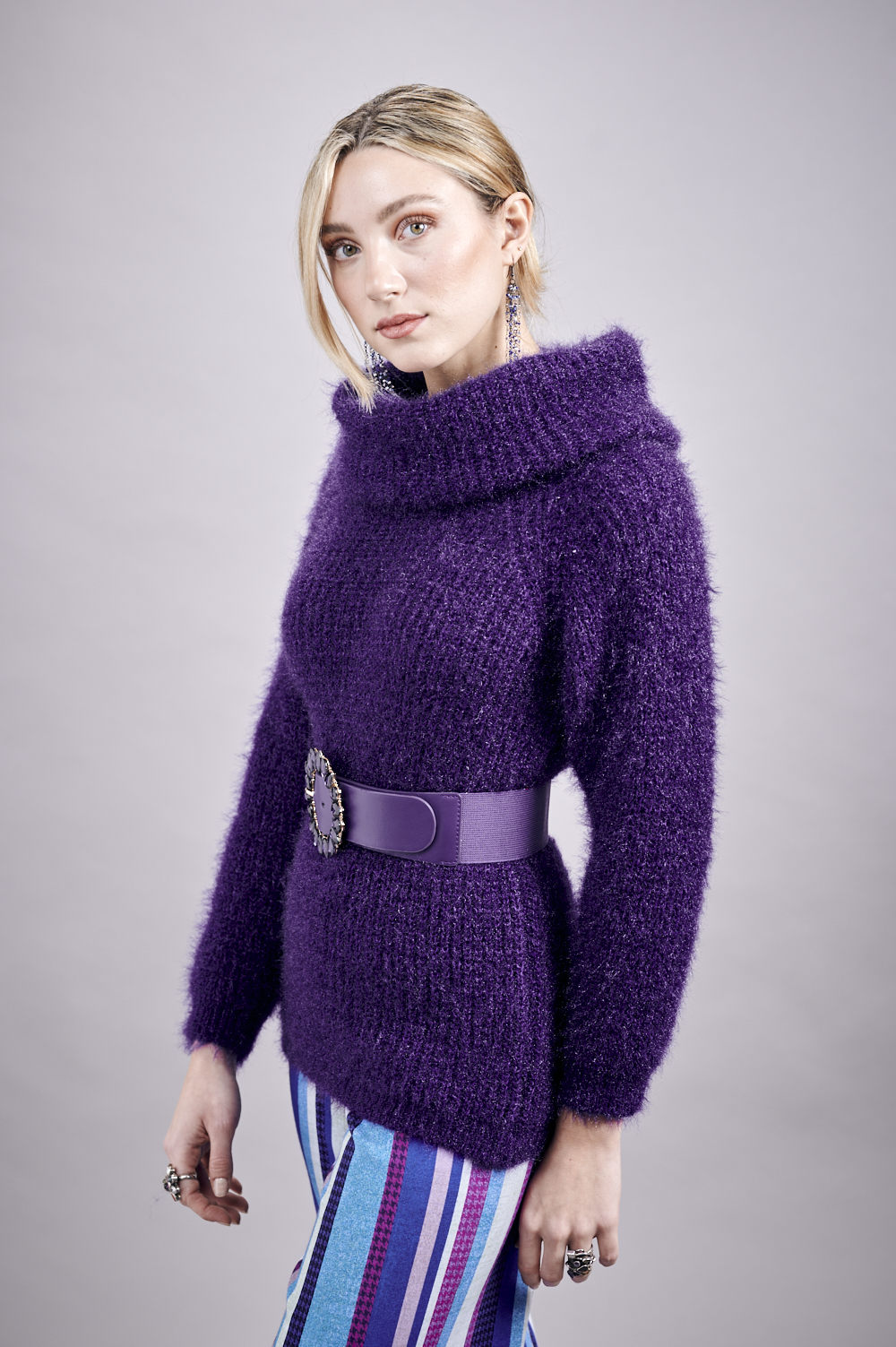 Maglia viola in tricot effetto “mohair” - Save The Queen! Maglia viola in tricot effetto “mohair” - Save The Queen!